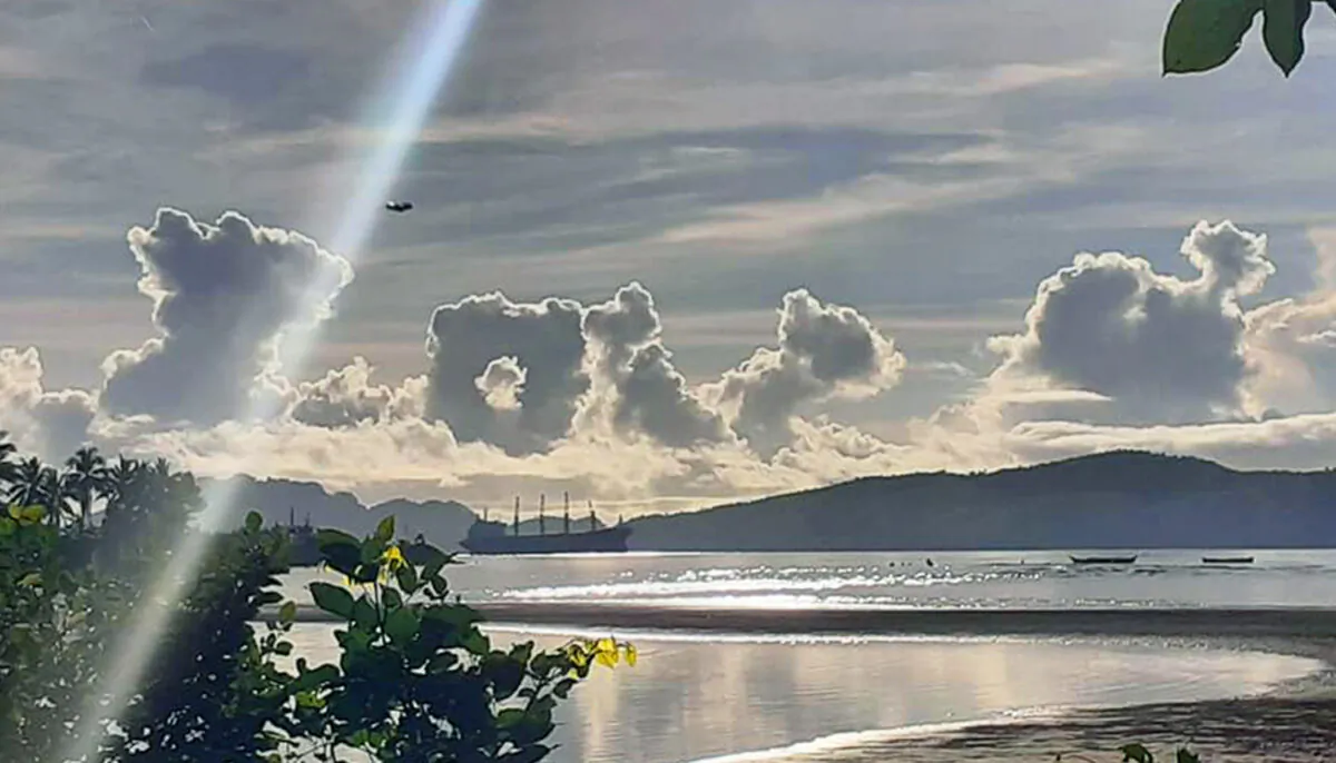 Amazing Photo of Clouds Forming the Word ‘Love’ Gives People Hope ...