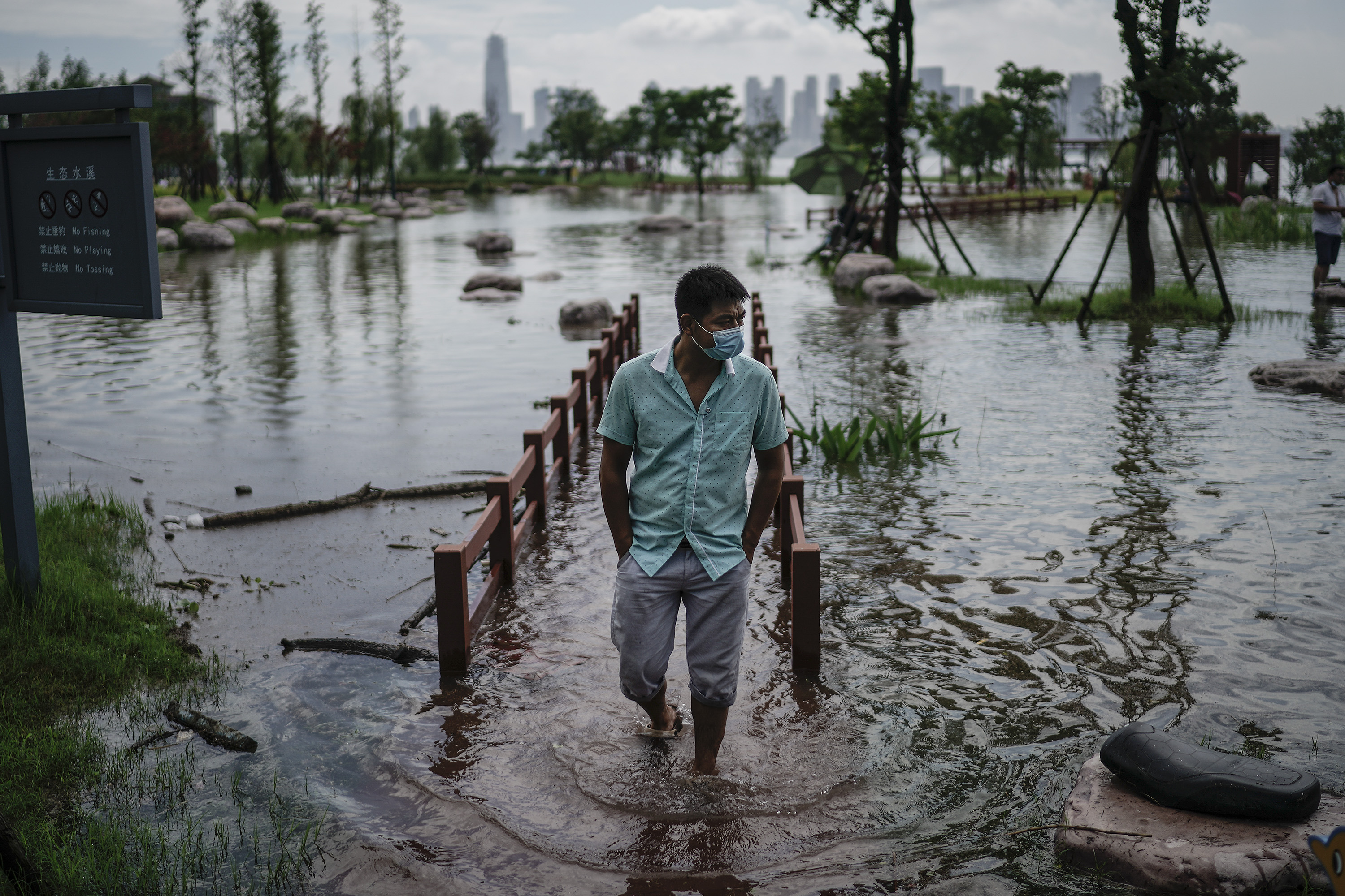 Evacuations In China As Hubei Dam Begins to Slide; Cities Issue Red ...