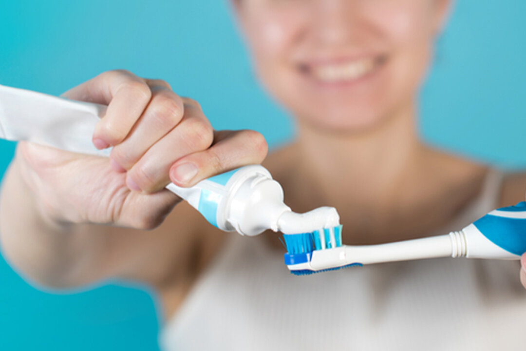 5 Ways of Squeezing Toothpaste That Give Insight Into Your Personality ...