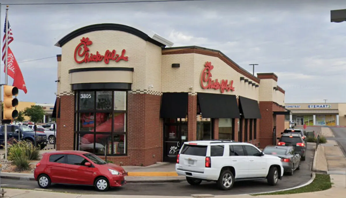 Chick-fil-A Celebrates Employee’s 90th Birthday With a Fun Drive-Thru ...
