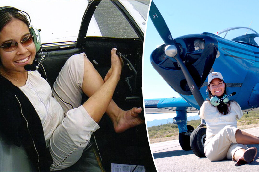 Pilot Born Without Arms Flies Plane With Her Feet, Lives the Motto ...