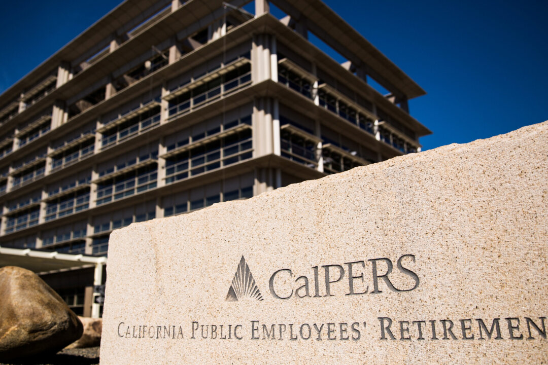 Investment Chief of CalPERS, Country’s Largest Pension Fund, Steps Down ...