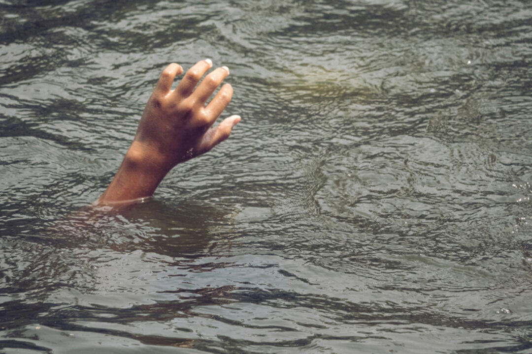 Two Teens Drown While Trying to Save 5-Year-Old Girl From Trinity River ...
