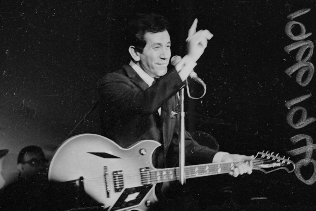 Trini Lopez, 1960s-Era Singer Mentored by Sinatra, Dies | The Epoch Times