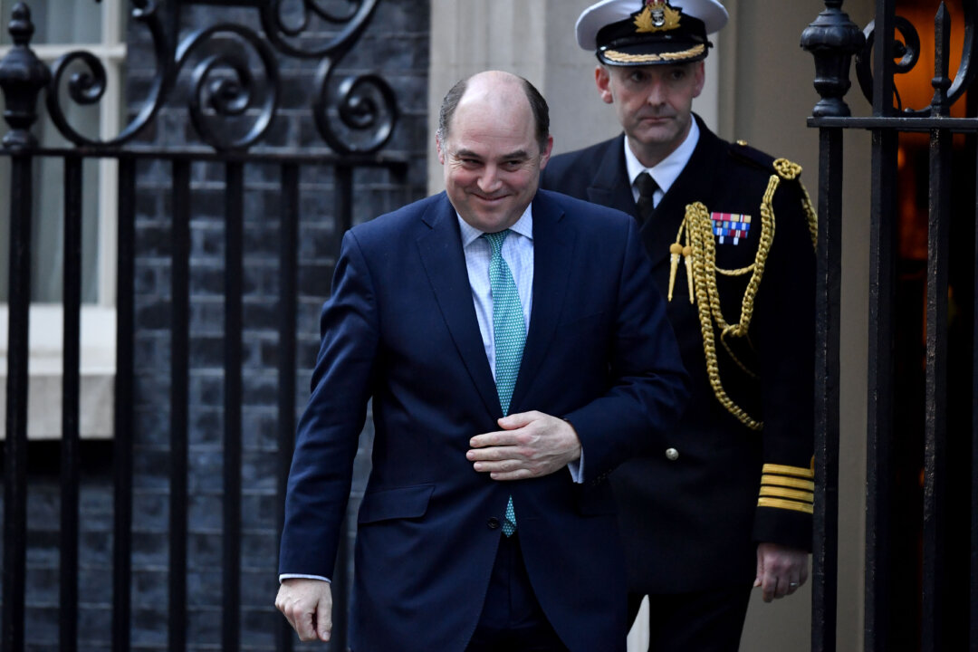 UK Defence Secretary Promises 2 Ships to Protect Underwater Cables ...
