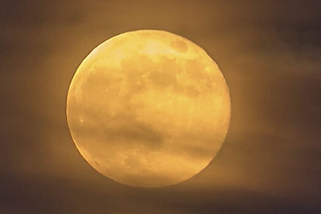 October 2020 Will Feature 2 Full Moons, Including a Rare ‘Blue Moon’ on ...