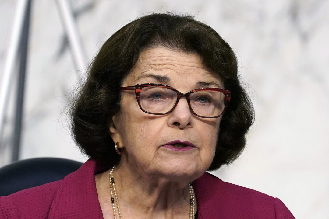 Tributes Pour In Following Death of Sen. Dianne Feinstein | The Epoch Times