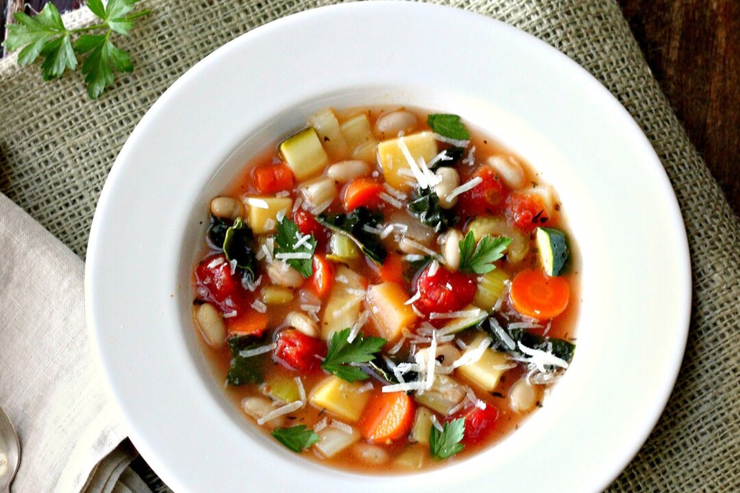 SOS Soup: A Simple, Warming One-Pot Meal | The Epoch Times