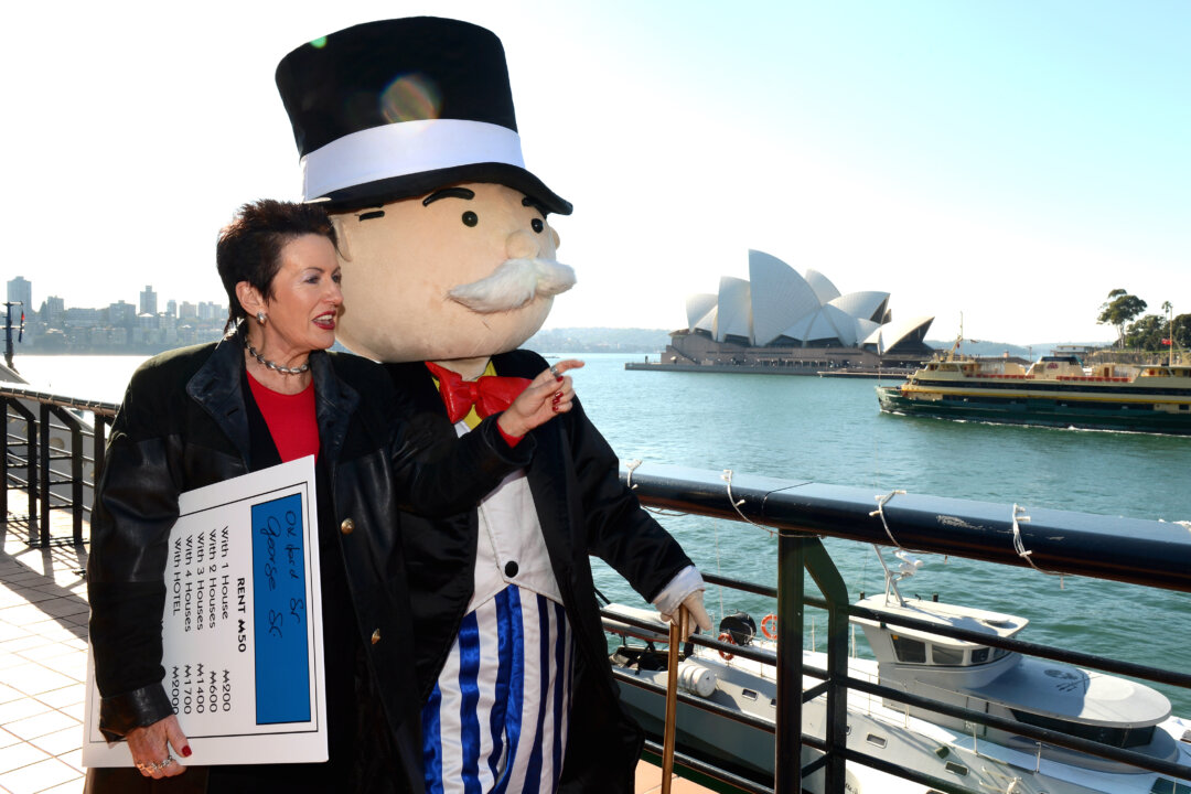 Monopoly Showcases Aussie Towns on New Game Board | The Epoch Times