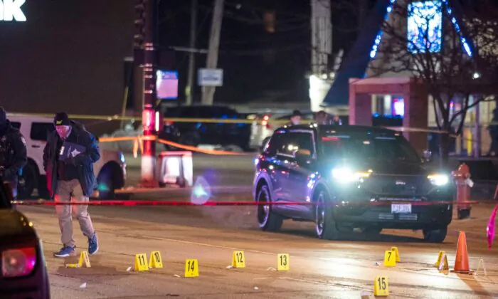 Police Chicago Shooter Who Killed 3 Posted Social Media Rants