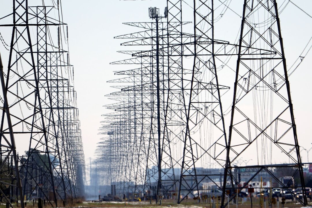 Texas Power Grid Fully Up and Running, Authorities Say | The Epoch Times