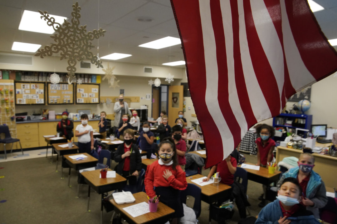 Hillsdale College Launches ‘1776 Curriculum,’ Promoting ‘Honest History ...