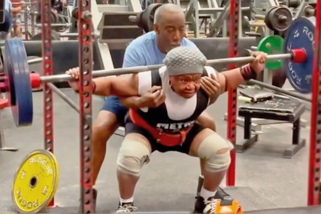 78-Year-Old Grandma Can Deadlift 400 Pounds, Has Set 19 World Records ...