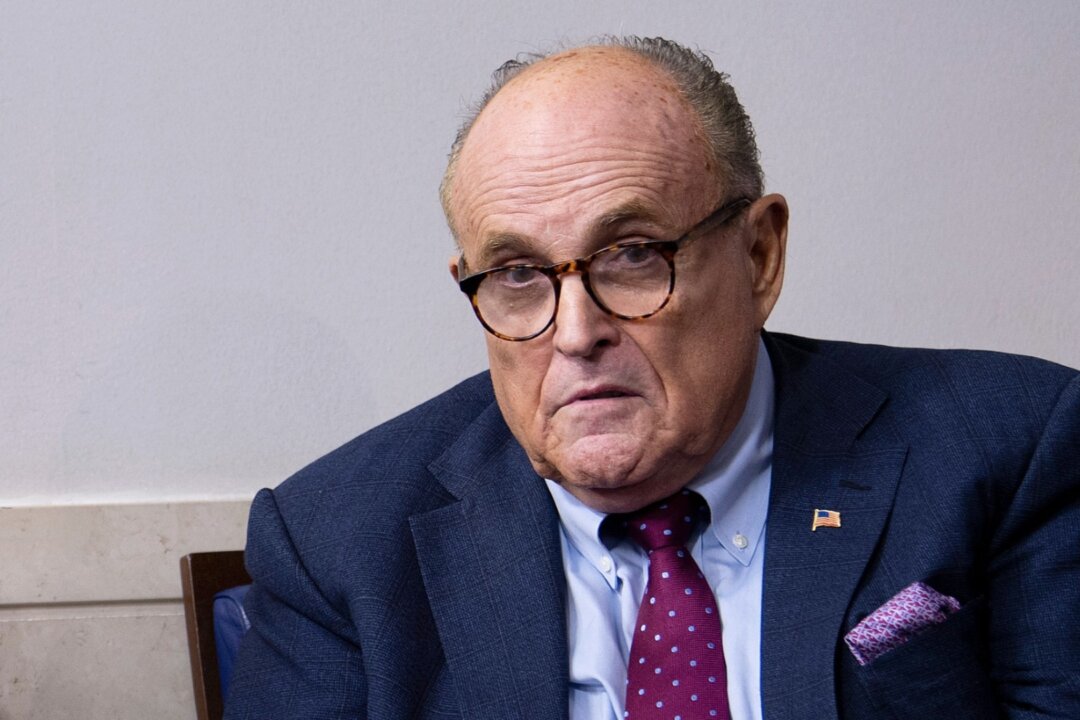 Rudy Giuliani Slapped by Grocery Worker Angry About Abortion Ruling ...