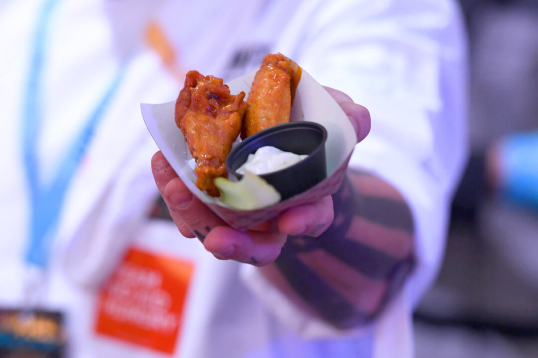 Restaurant Owner Blames Labor Shortage for 99 Percent Increase in ...