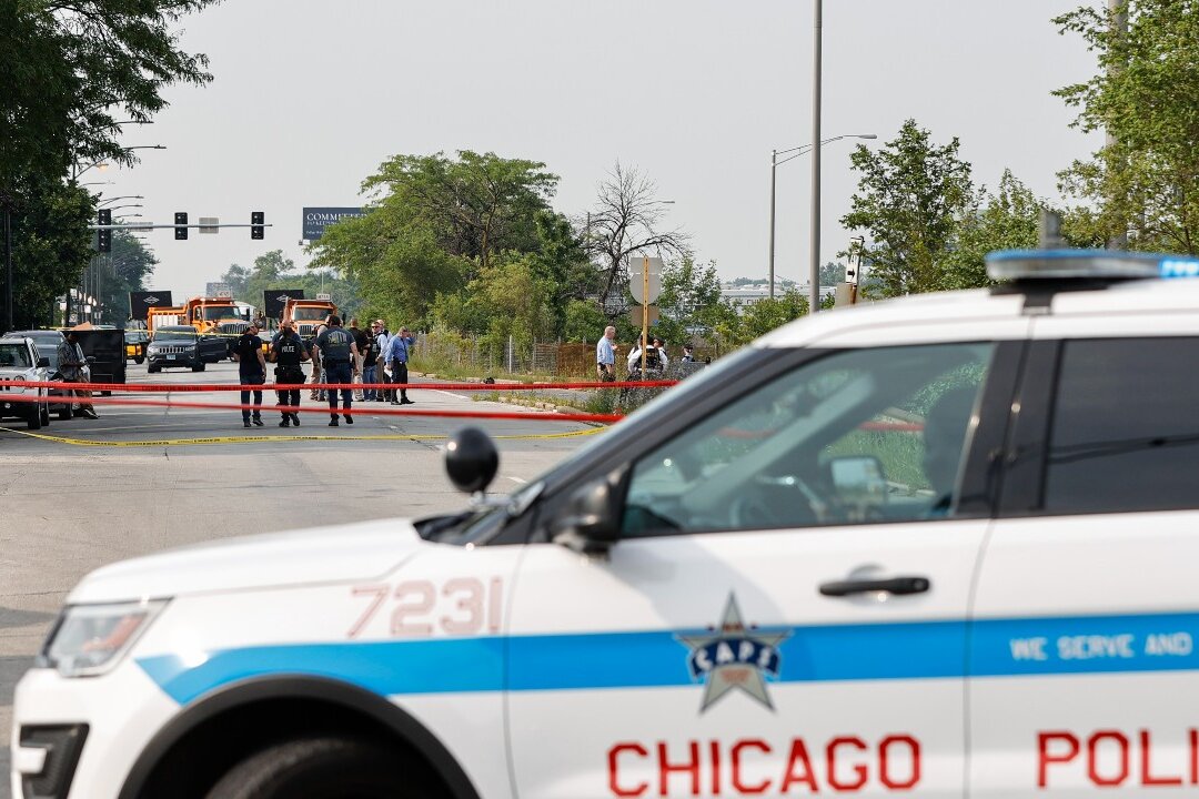 Police: 3 Undercover Officers Shot, Wounded in Chicago | The Epoch Times