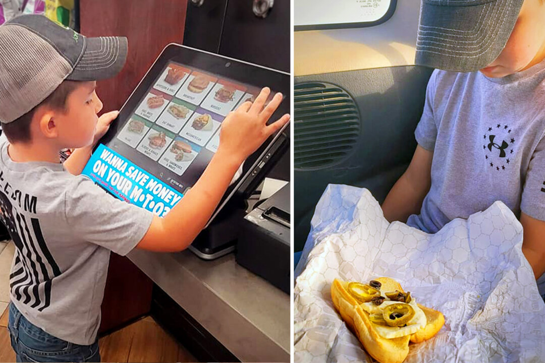 6-Year-Old Insists on Ordering Own Food at Touchscreen Checkout—and the ...