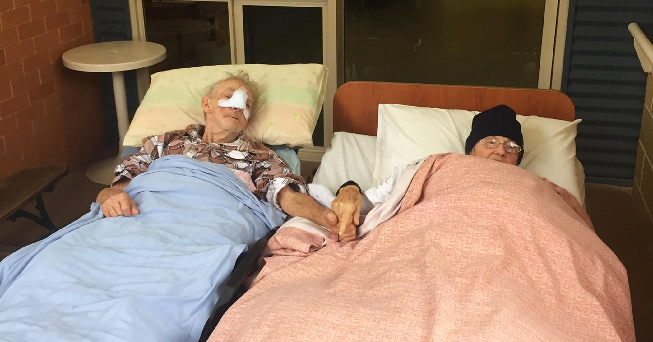 Dying Man Holds ﻿Hands With Wife of 60 Years for the Last Time: ‘I’ll ...