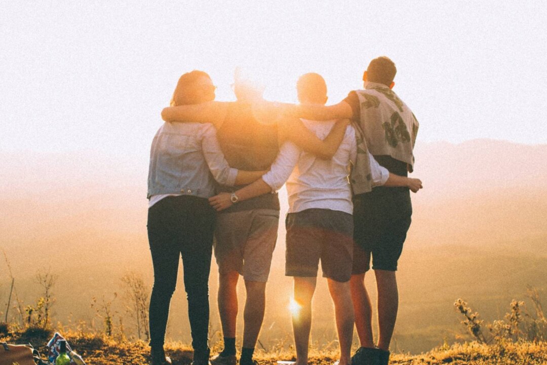 5 Techniques to Fully Develop Your Team Spirit | The Epoch Times