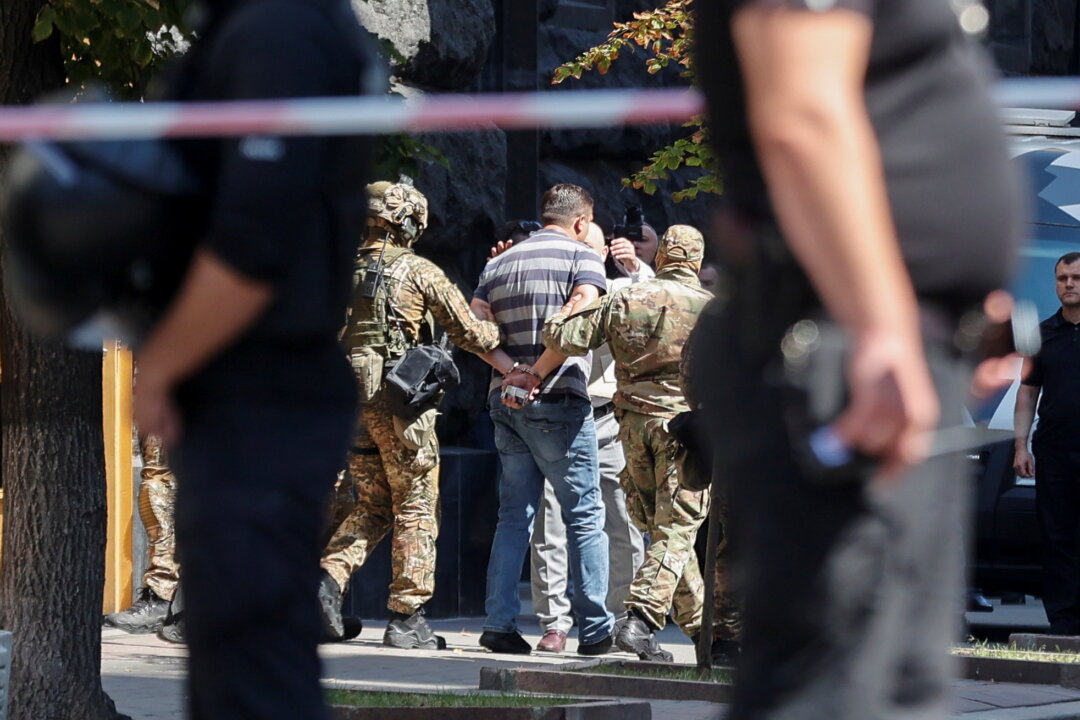 Ukrainian Police Detain Man Who Threatened to Detonate Grenade in ...