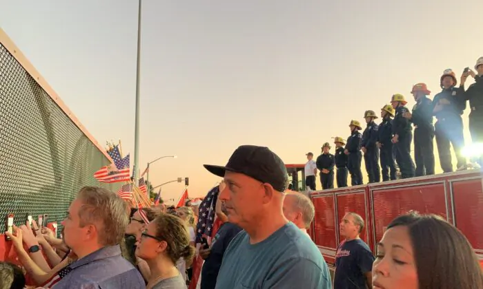 Remains of Marine Returned From Afghanistan, Thousands Pay Tribute in ...