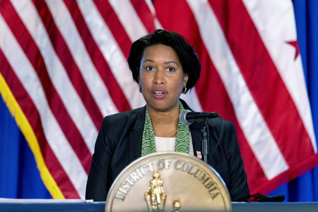 Washington Mayor Bowser Reports Great Meeting With Trump Ahead of ...