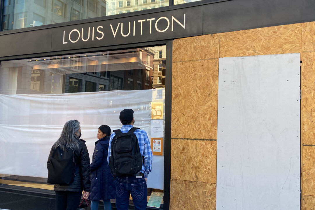 Up to 40 Looters Target California Bay Area Stores for Third Straight ...