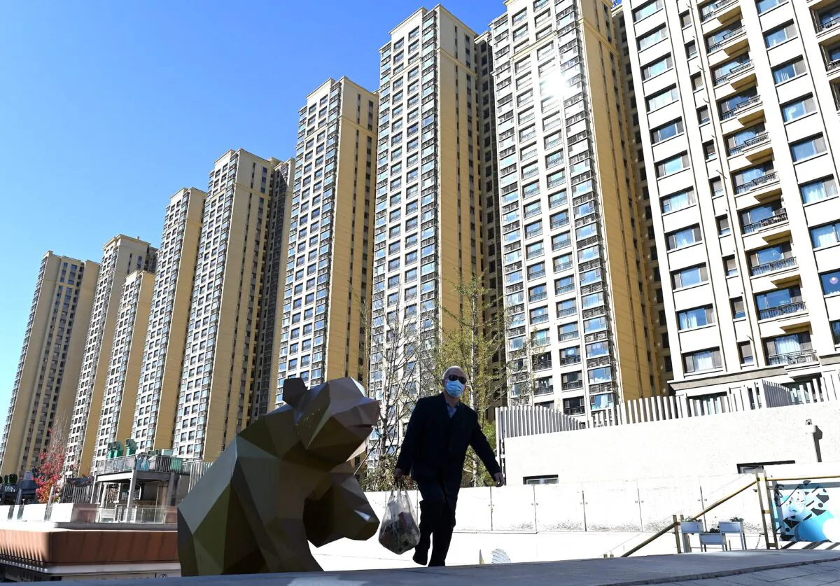 Debt Crisis Looms as China’s Housing Market Continues to Slump