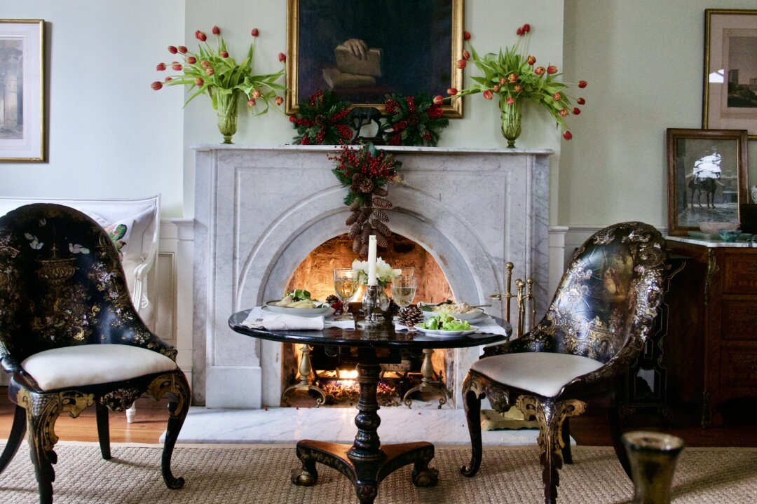 Easy Entertaining: A Festive Fireside Dinner for 2 | The Epoch Times