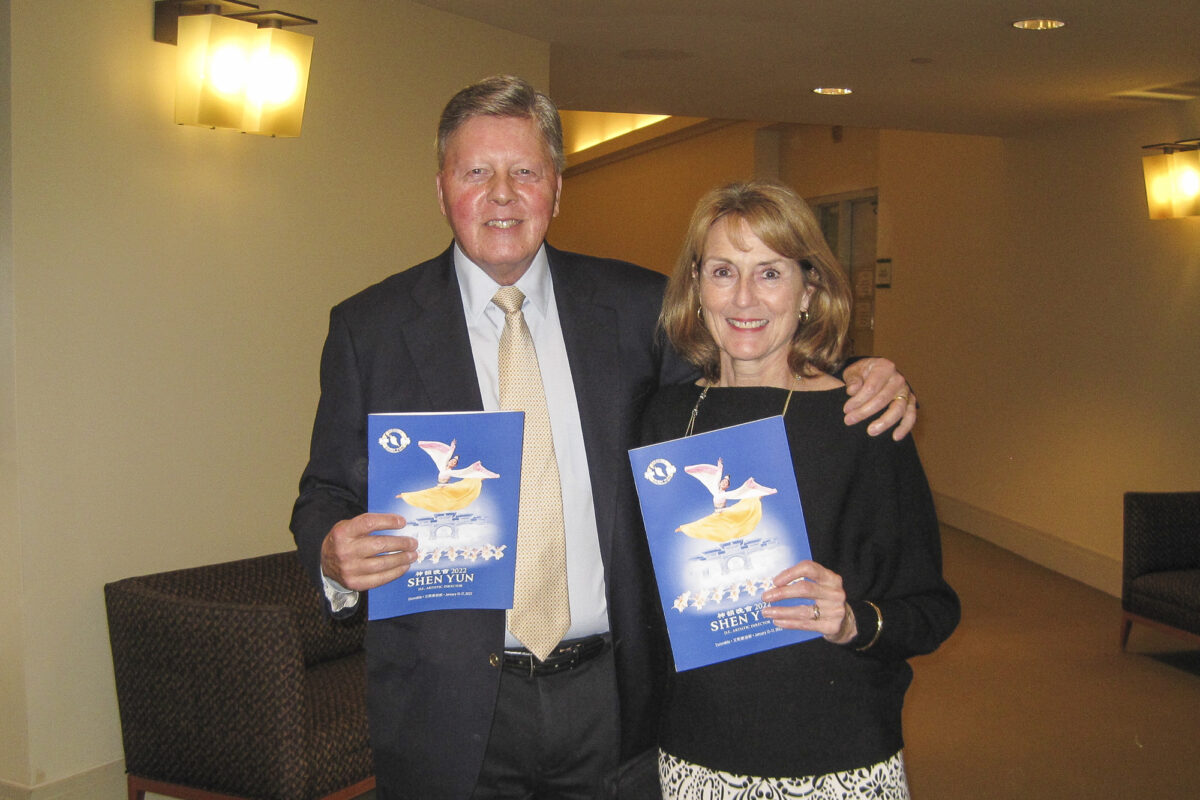 Attorney Feels Uplifted by Shen Yun