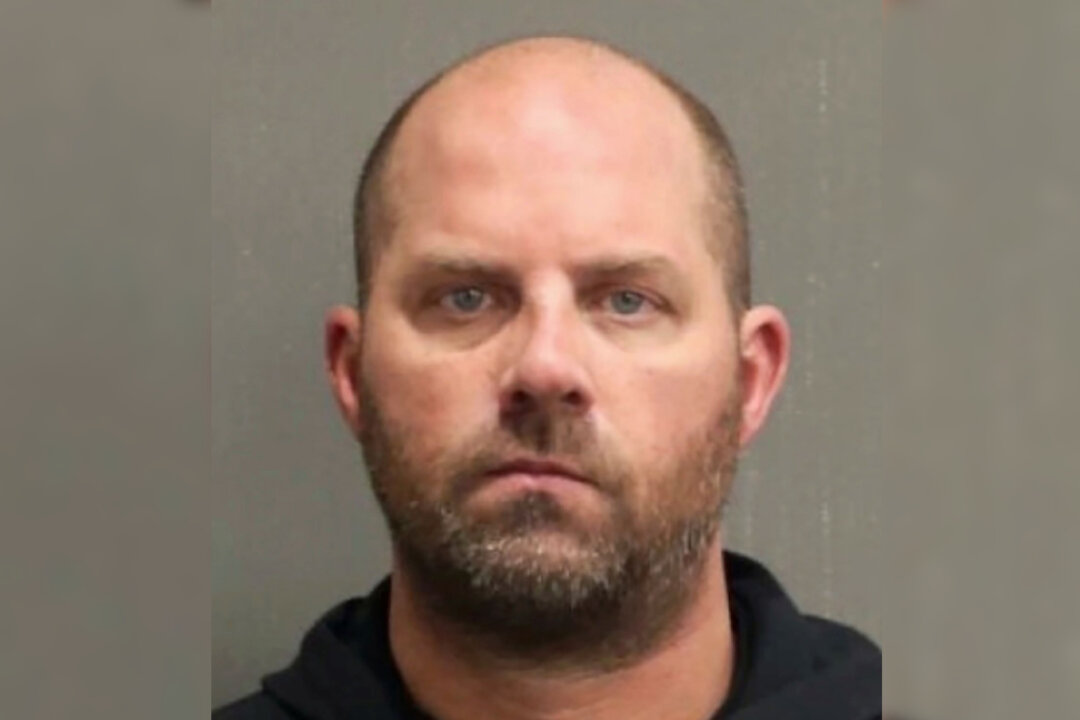 Ex-Alabama QB Jay Barker Charged With Domestic Violence | The Epoch Times