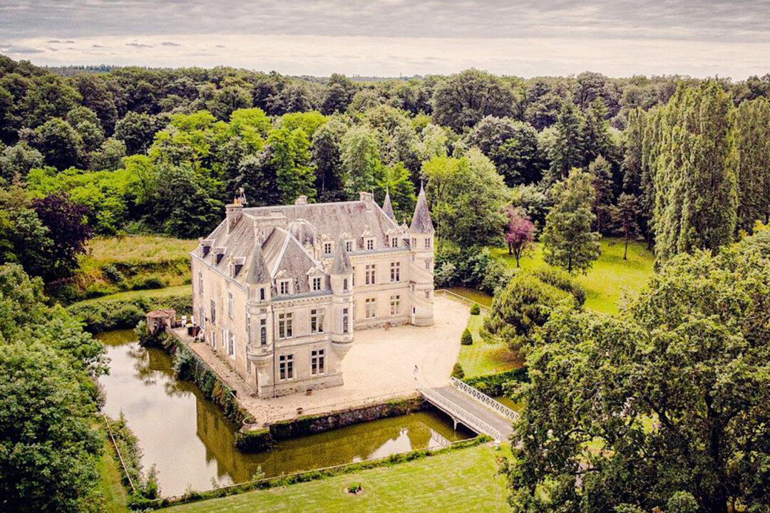 Couple Buys and Renovates Crumbling 15th-Century French Chateau, Here’s ...