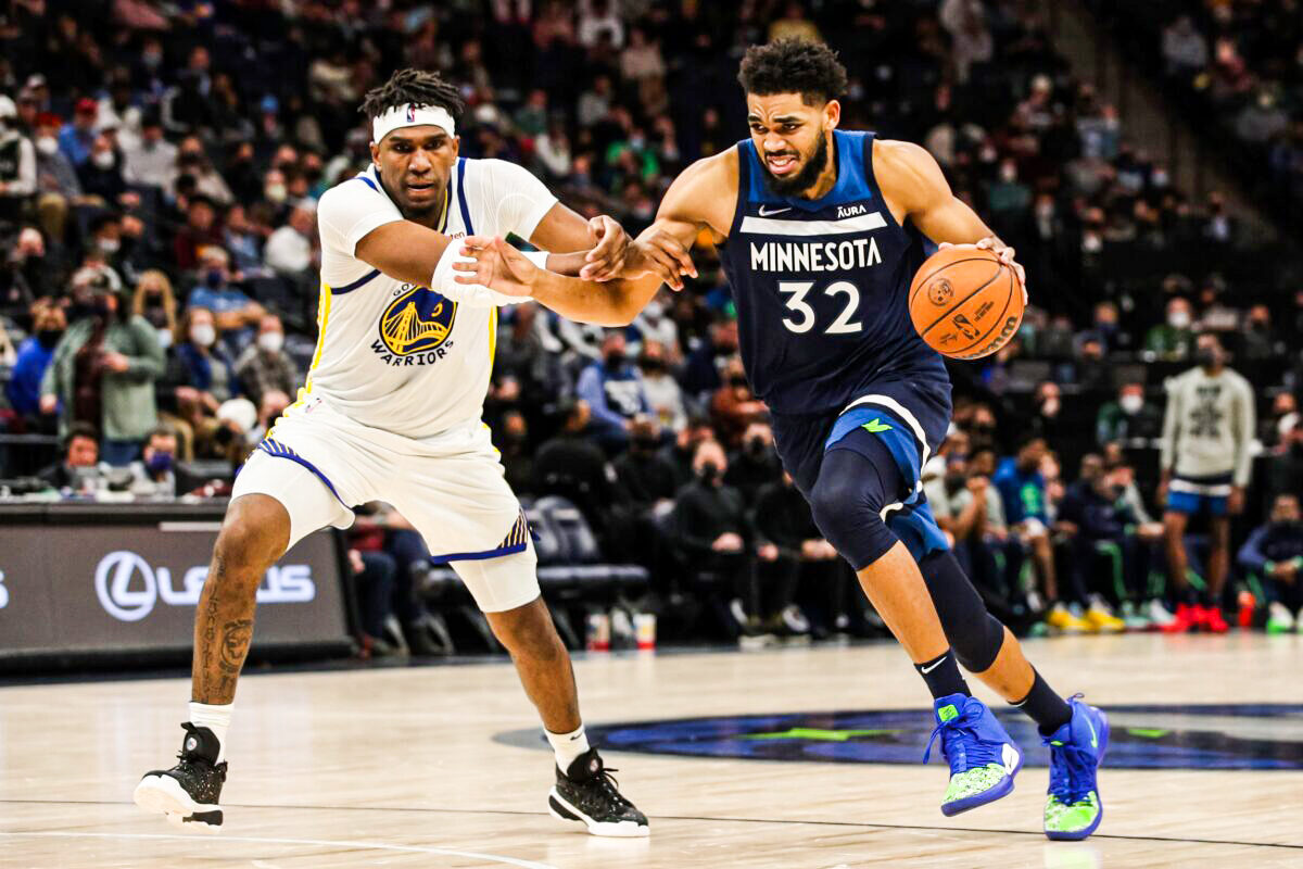 Towns Carries Timberwolves Past Curry-Less Warriors, 119-99
