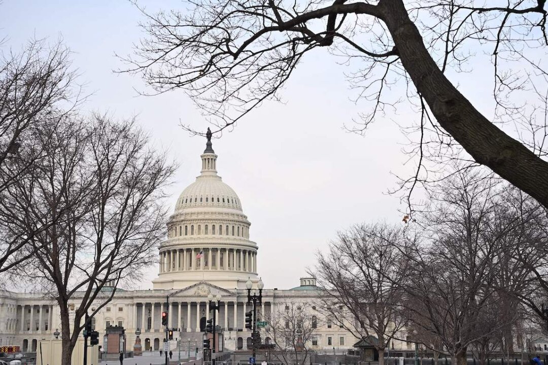 The Incredible Shrinking Superpower | The Epoch Times