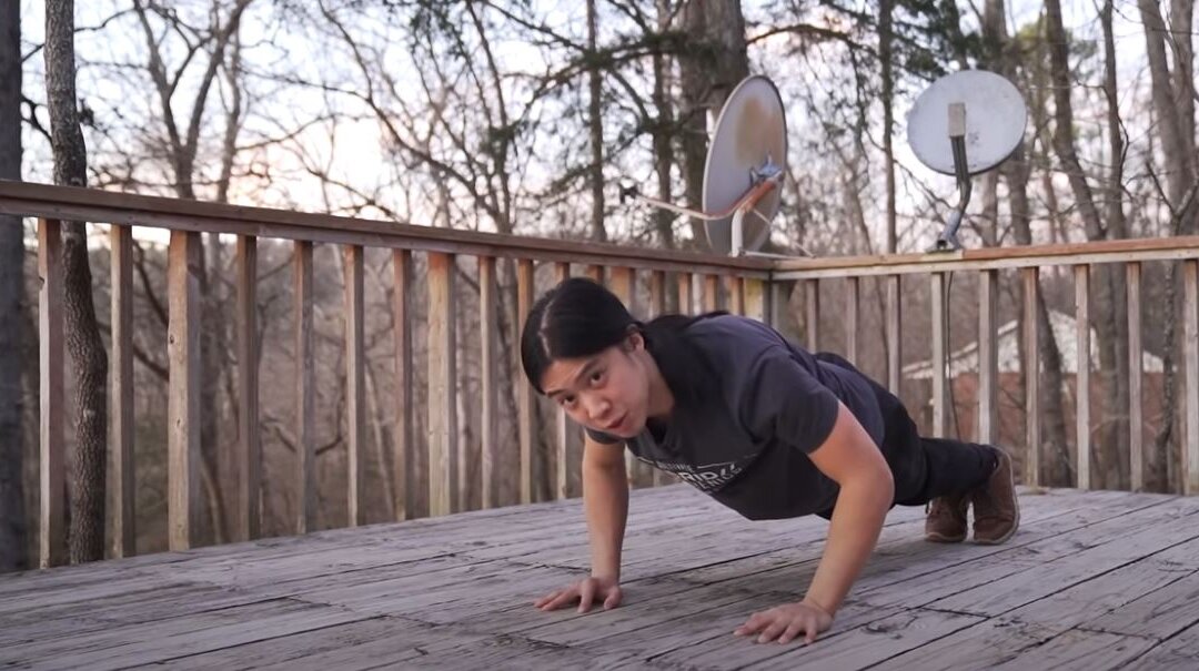 Bodyweight Isometrics Anyone Can Do for a Full Body Workout | The Epoch ...