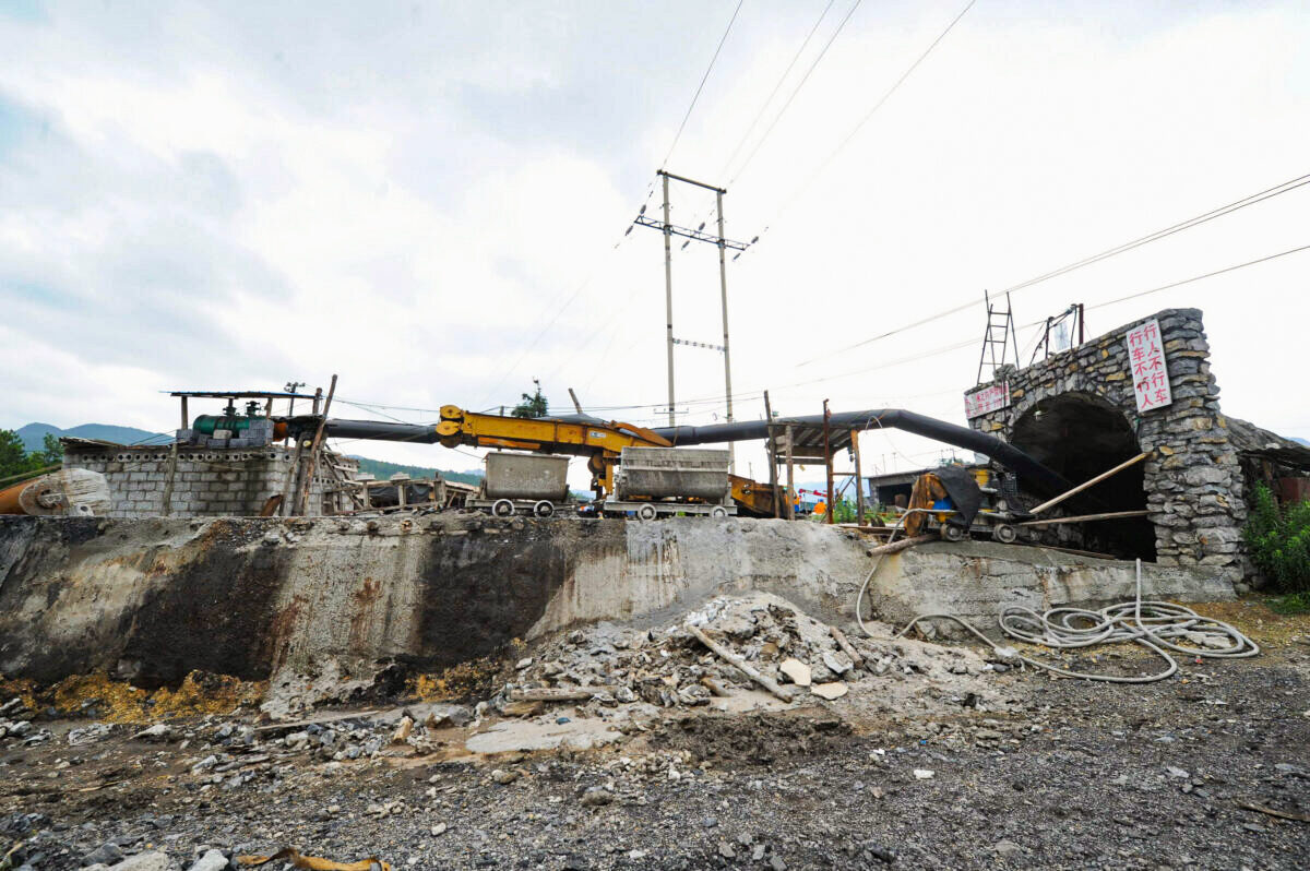 14 Trapped in Coal Mine Collapse in Southern China