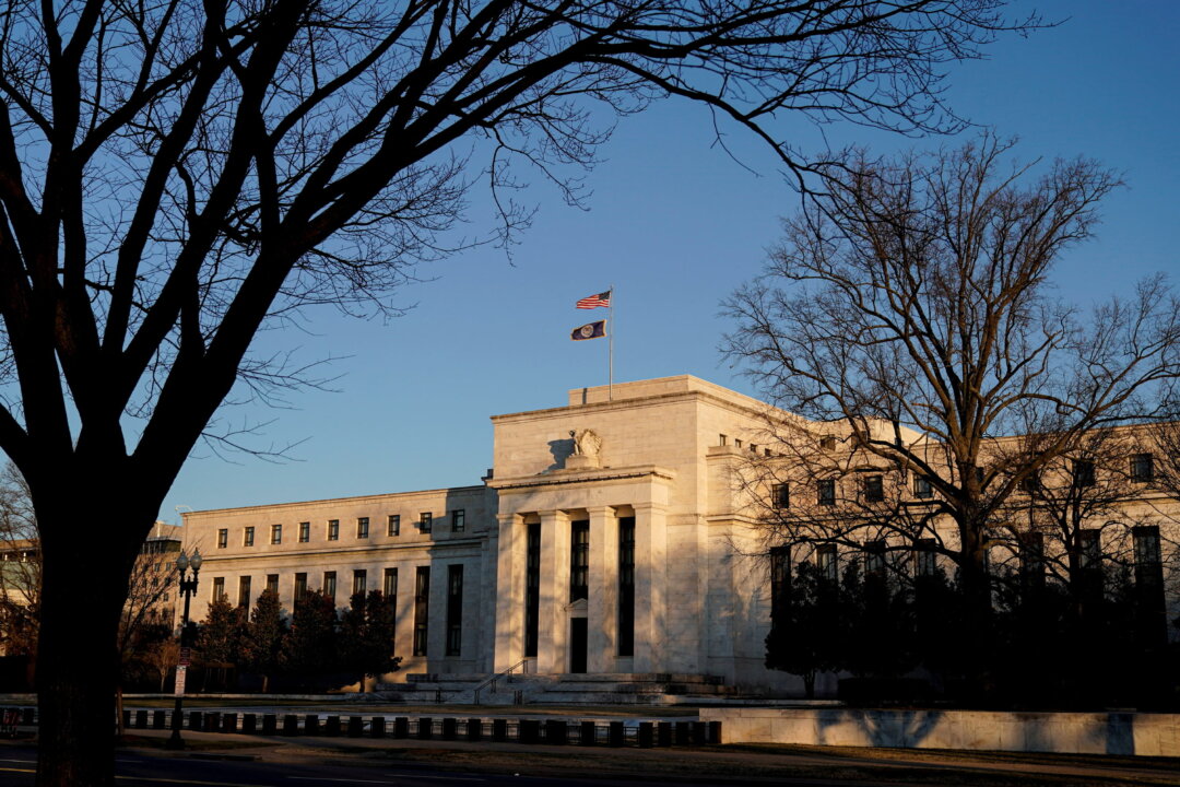 Federal Reserve Rejects Notion It’s Behind the Curve, ‘Confident ...