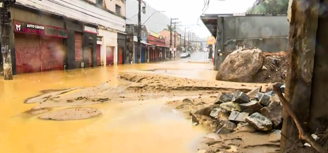 Heavy Rains in Brazil Cause Mudslide | The Epoch Times