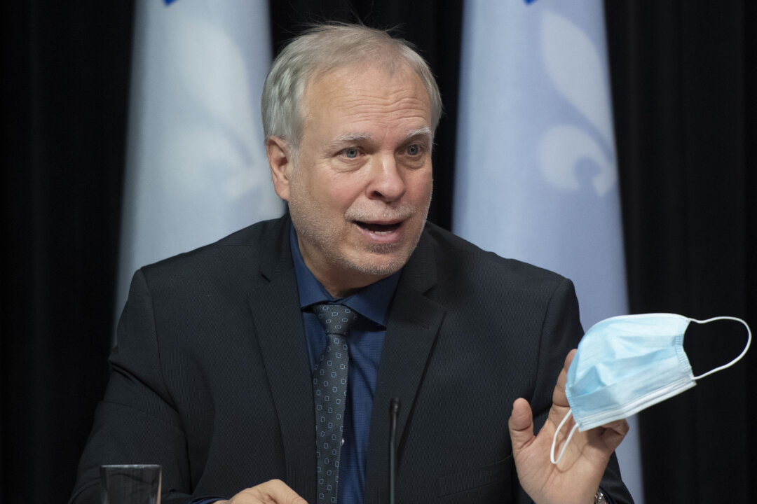 Mask Mandates Extended in Quebec and PEI | The Epoch Times