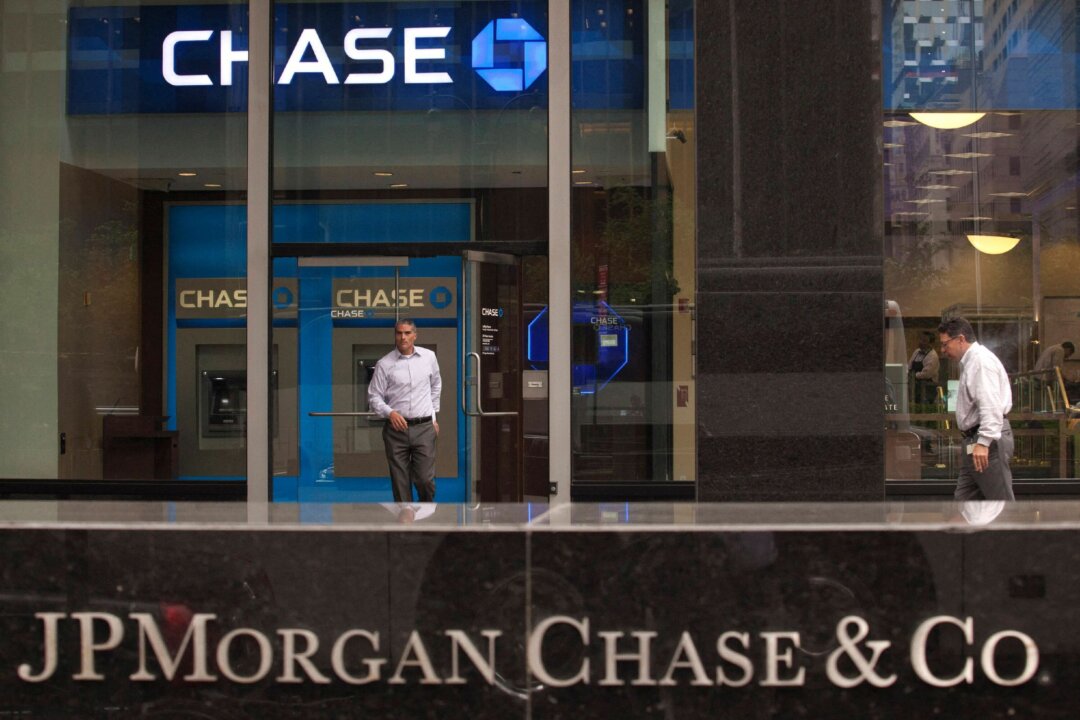 JPMorgan Fined $4 Million for Deleting 47 Million Emails: SEC | The Epoch Times