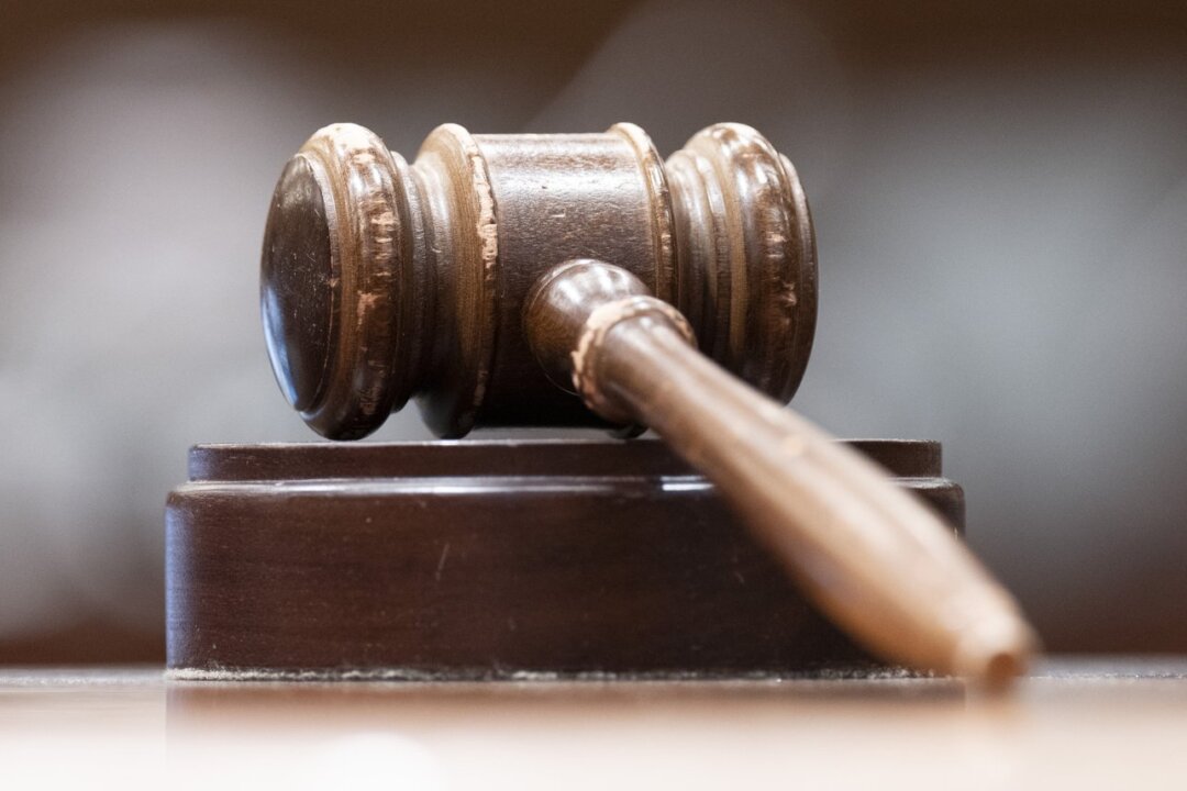 Toronto Lawyer Couple Sentenced to Jail for Contempt After Clients Say ...