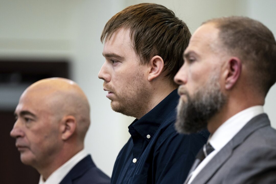 Father of Nashville Waffle House Shooter Gets 18 Months | The Epoch Times