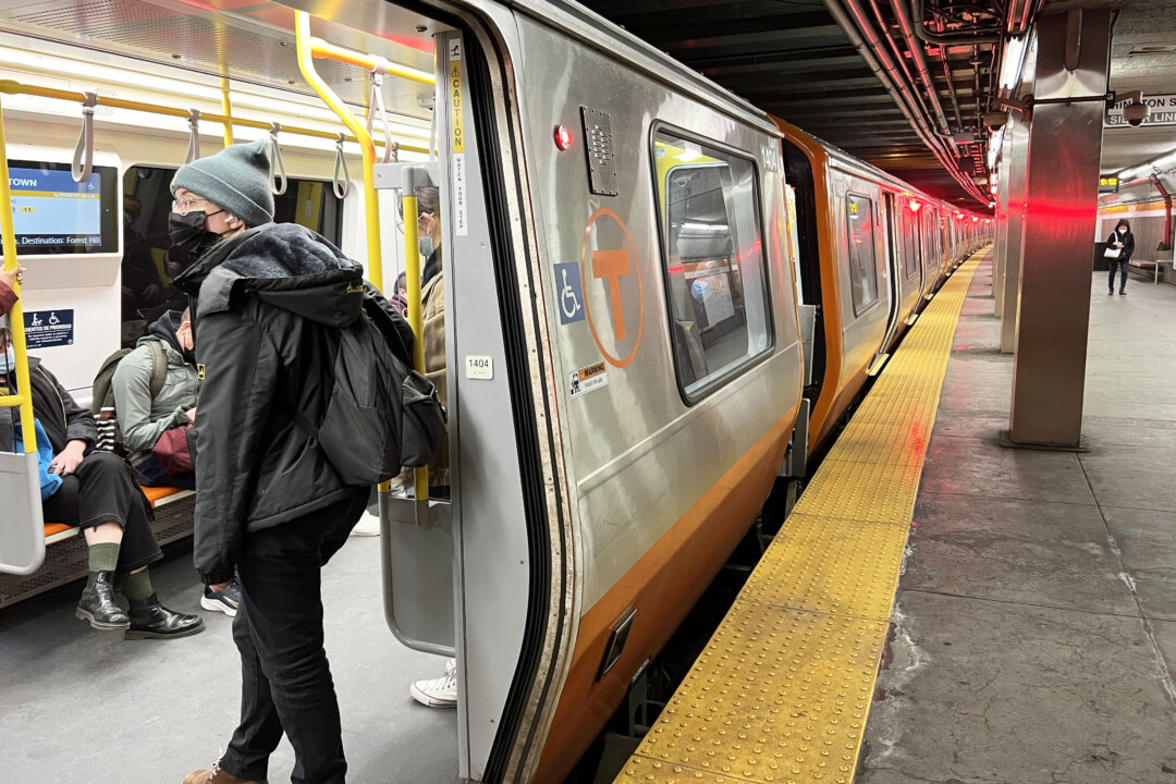 Massachusetts’ New Chinese-Made Subway Cars Fail Again | The Epoch Times
