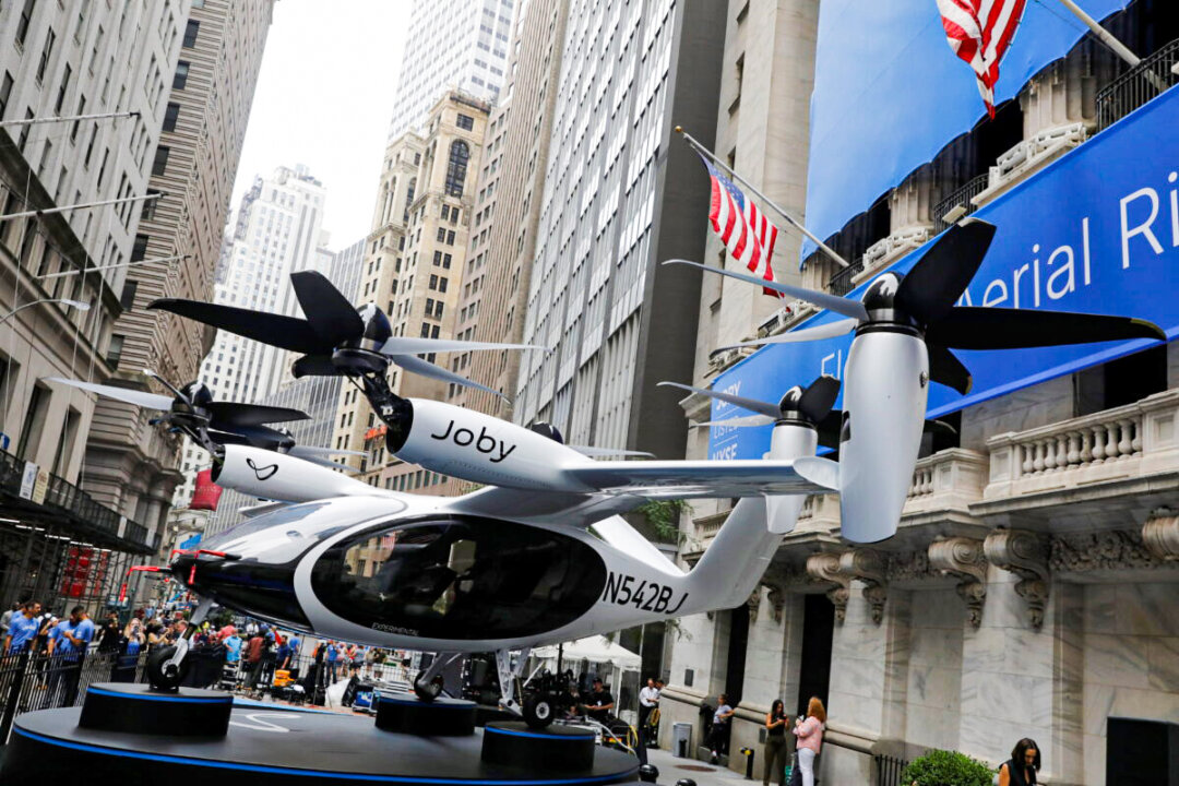 Electric Air Taxi Demonstrated in NYC Ahead of 2025 Launch | The Epoch ...