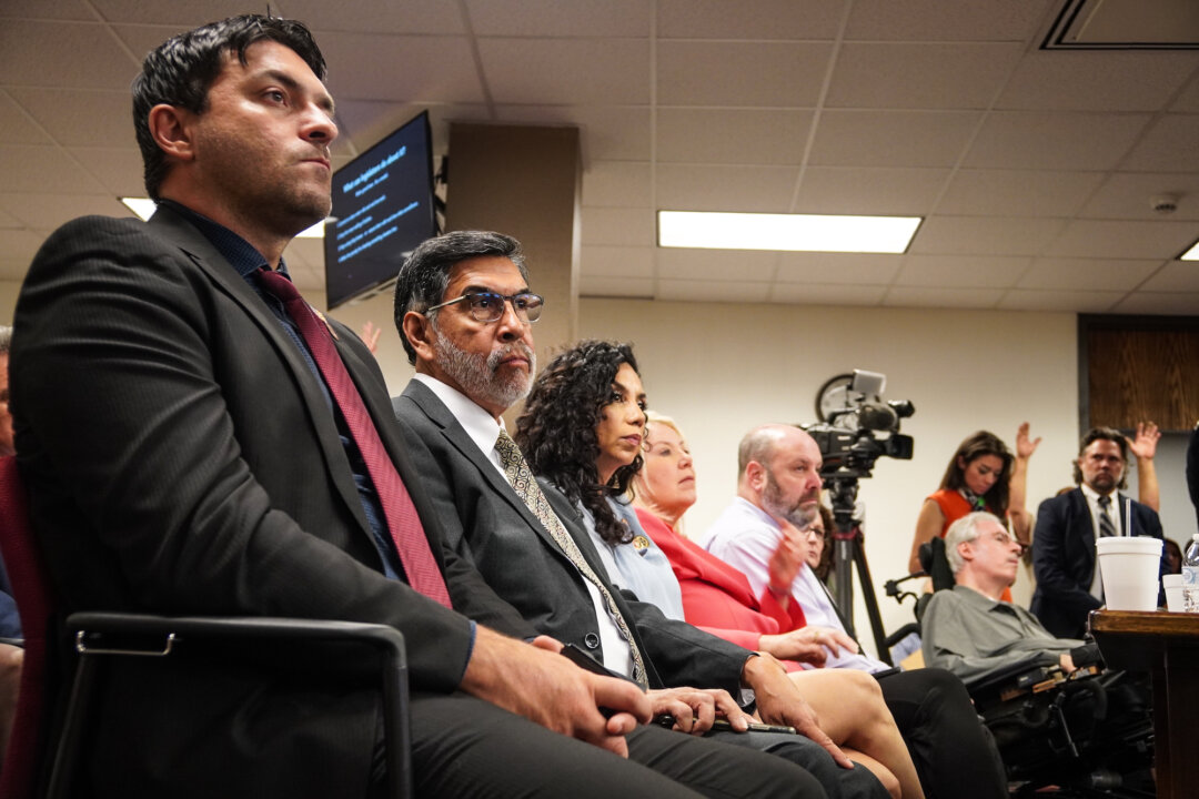 New Cracks in the ‘Most Secure Election’ Narrative | The Epoch Times