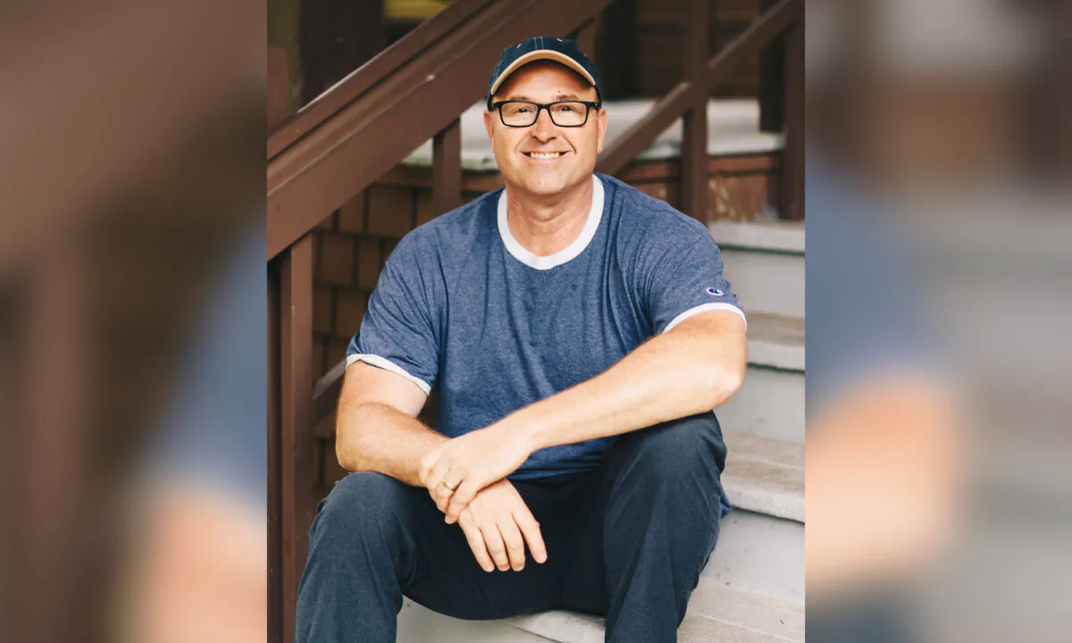 Abandoned by His Dad at 14, Host of a YouTube Channel Is a Father ...