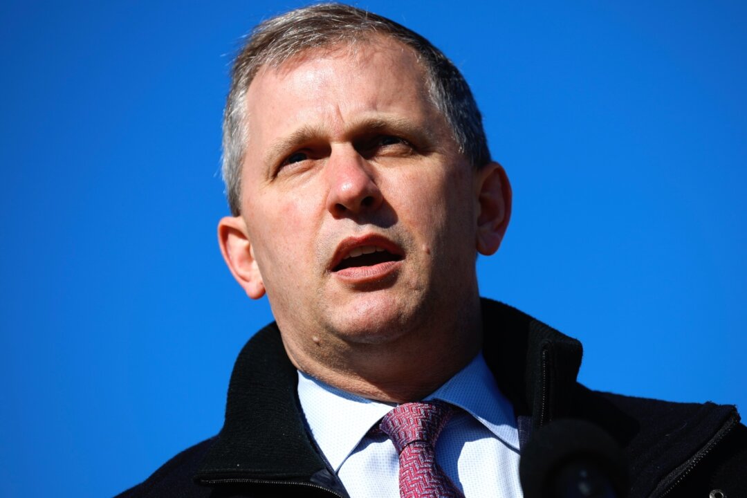 Congressman Reveals Cause of Death of Teenage Daughter | The Epoch Times