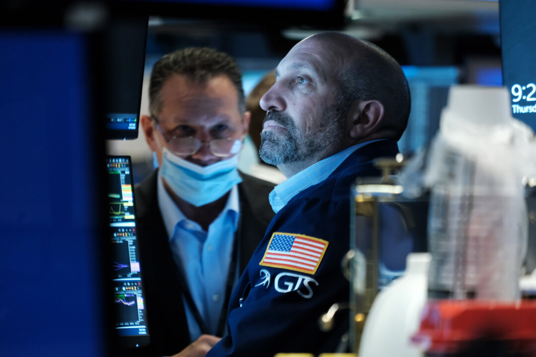 The Stock Market Is Tumbling. What Now? | The Epoch Times