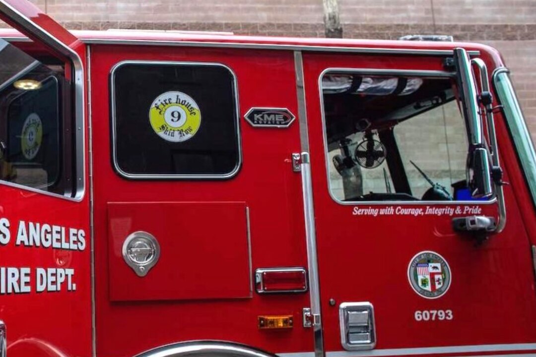 Industrial Fire Consumes Storage Yard in Rosemead | The Epoch Times