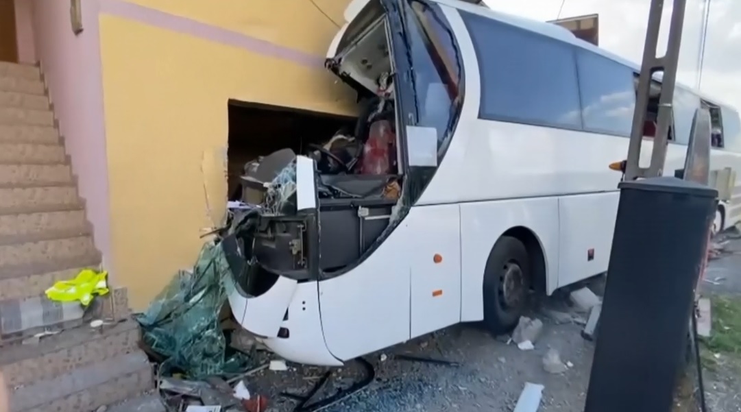 1 Killed, 8 Injured in Romania Bus Accident | The Epoch Times